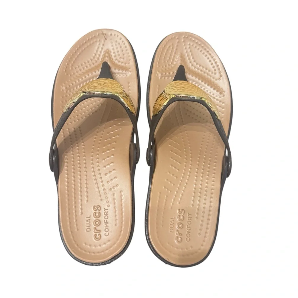CROCS | Shoes | New Crocs Sanrah Hammered Circle Wedge Flip Sandal ...